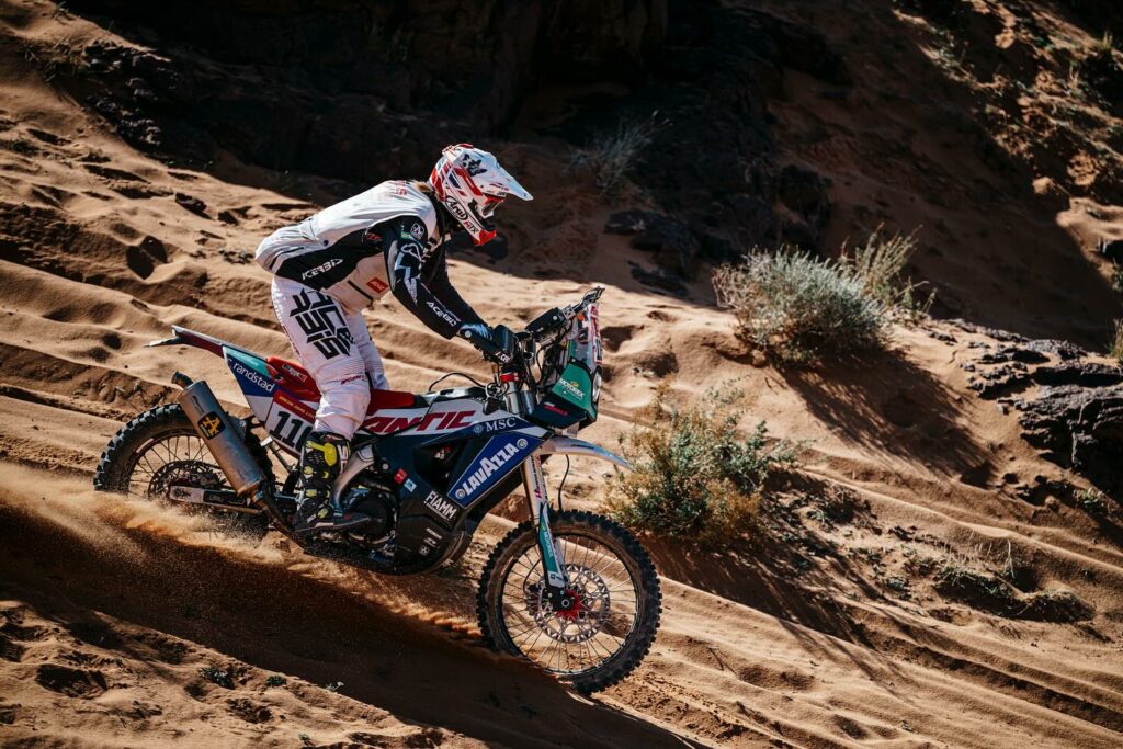 Jane Daniels finishes as top female racer in her First Dakar Rally ...