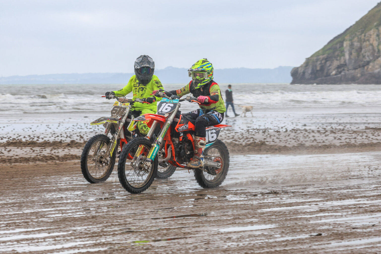 DLMX power up at Pendine Sands - Pendine Beach Race Gallery - Dirt Hub