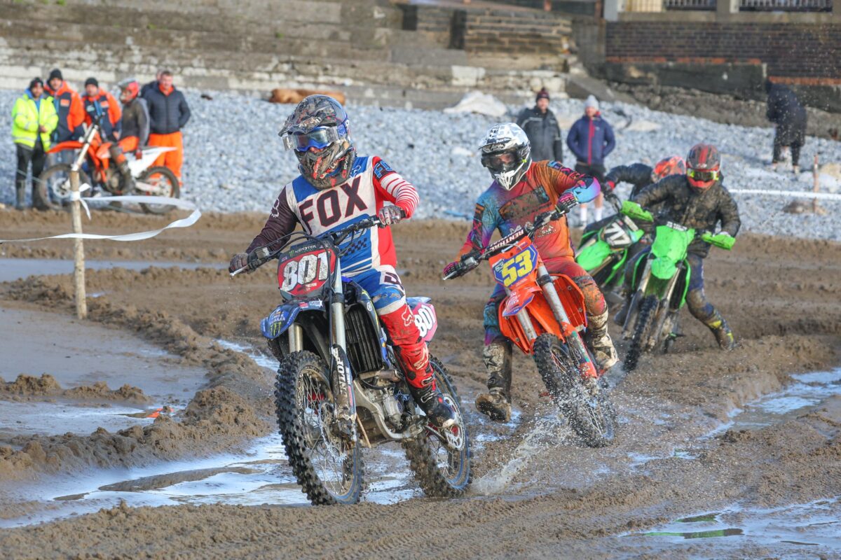 DLMX pitch up at Pendine! 2022 Pendine Beach Race - Race Report ...