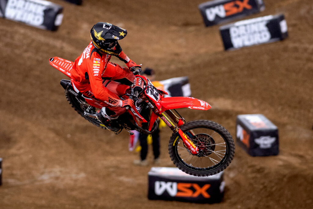 VIDEO: Dean Wilson Makes a Tough Announcement and practices with the ...