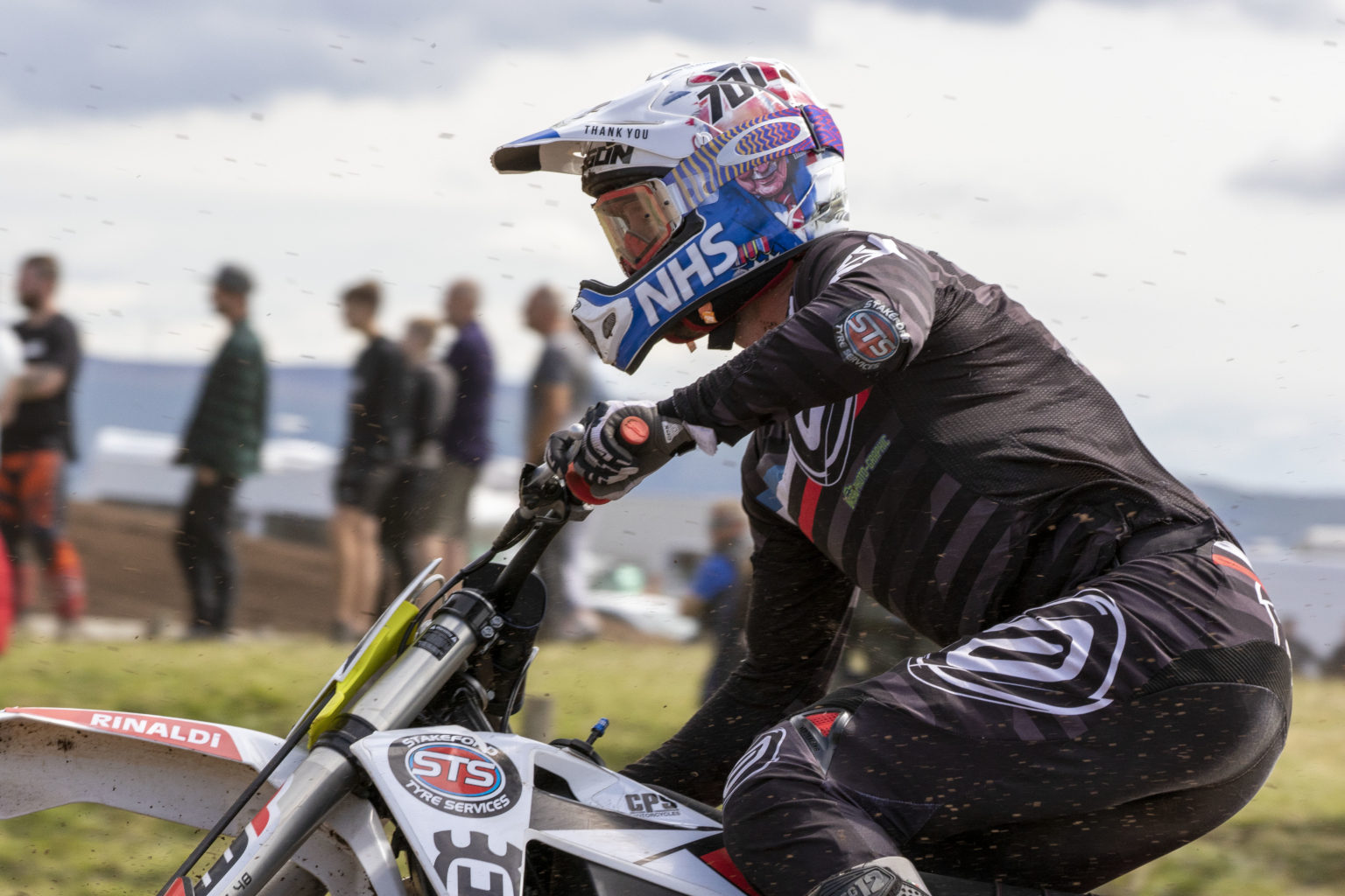 The Davison's deliver impressive Captain Tom NHS Helmet Design! - Dirt Hub