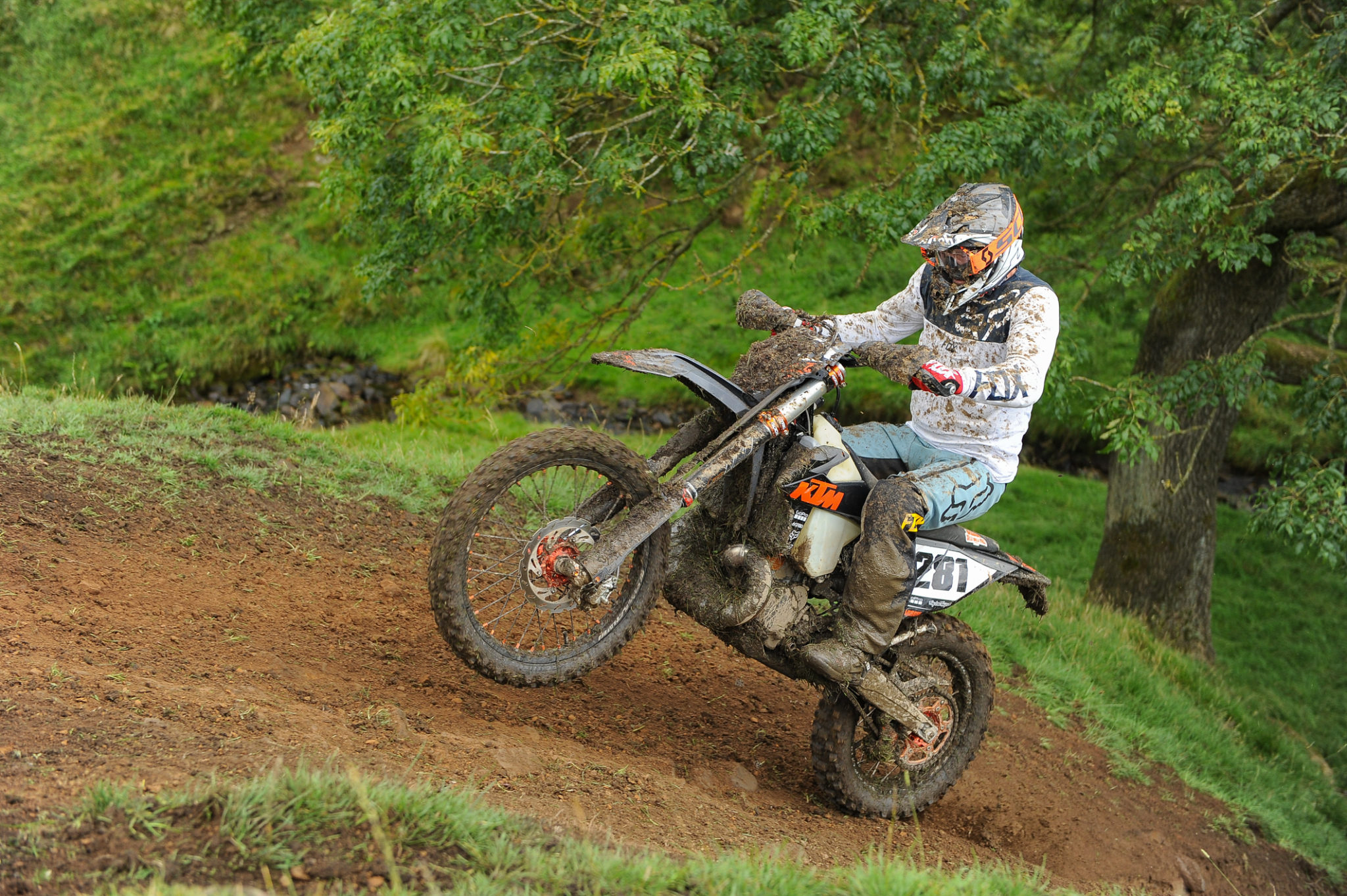 Lampkin Steals Victory on Final Hill! Raw Enduro Rock Oil Championships ...