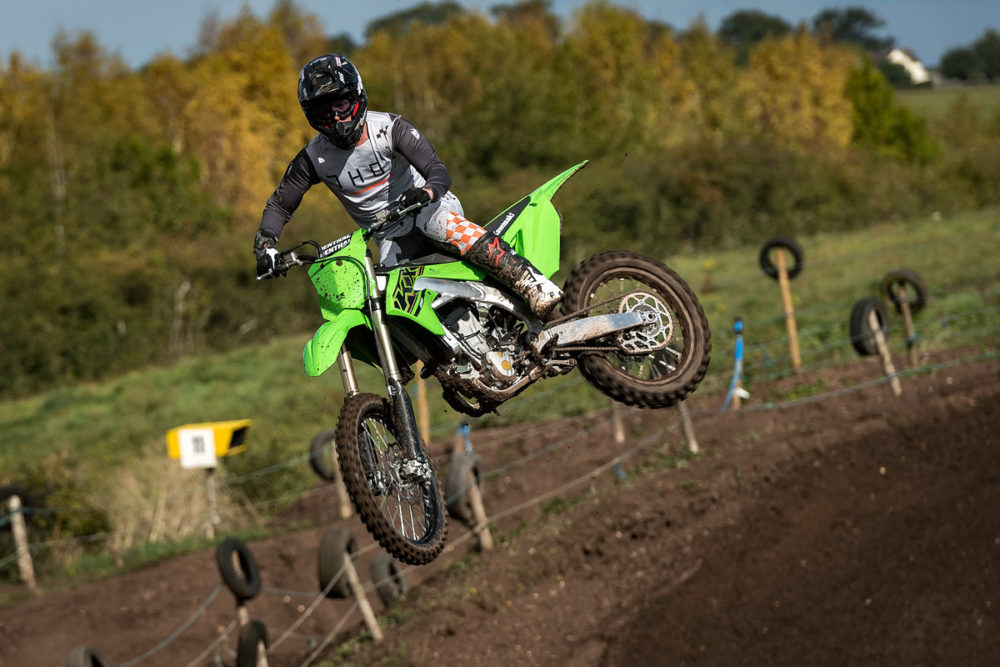 2021 Kawasaki KX250 - Test Ride, first look and new features! - Dirt Hub