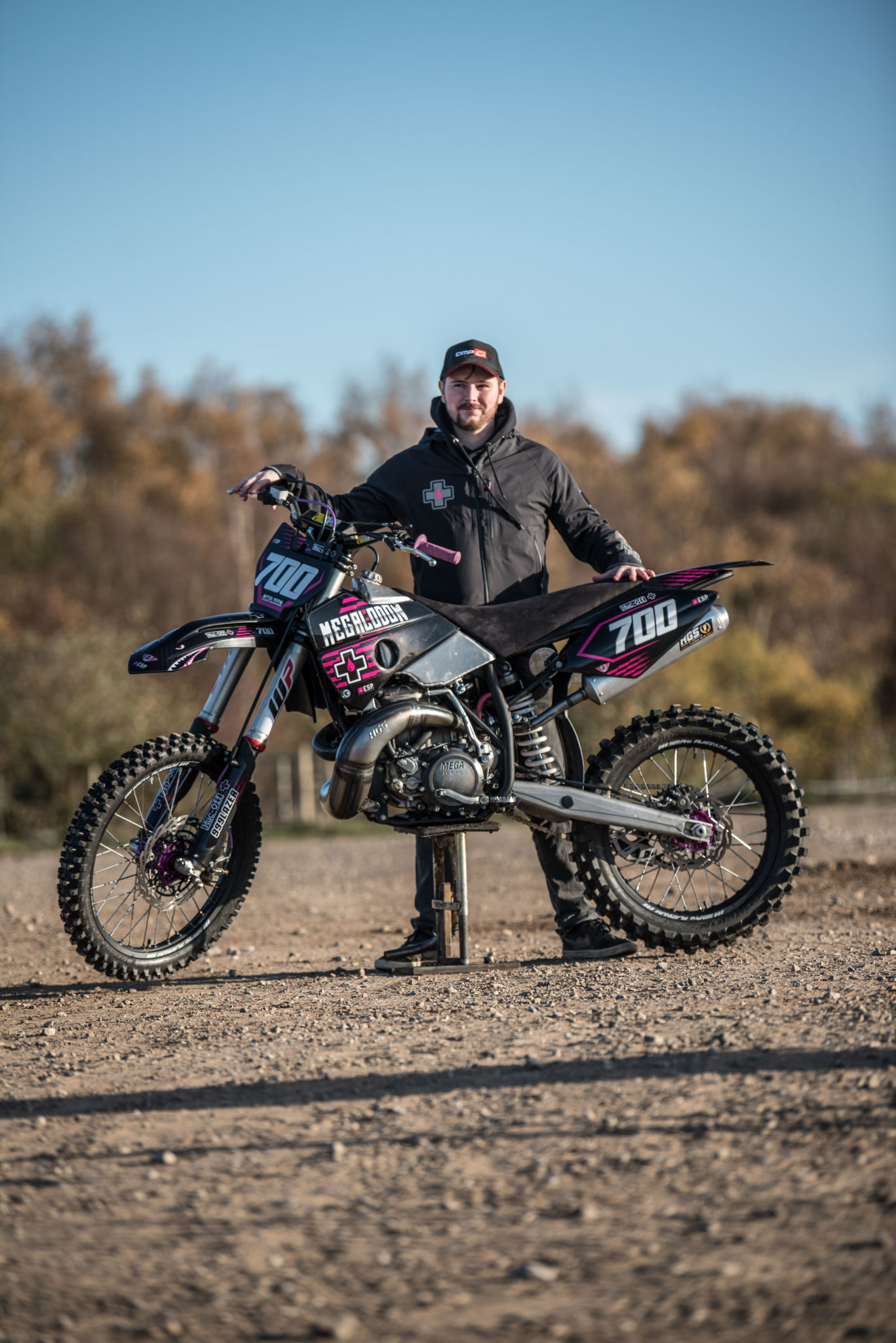 VIDEO: Megalodon 700 cc 2 stroke First Ride - Dirt Hub