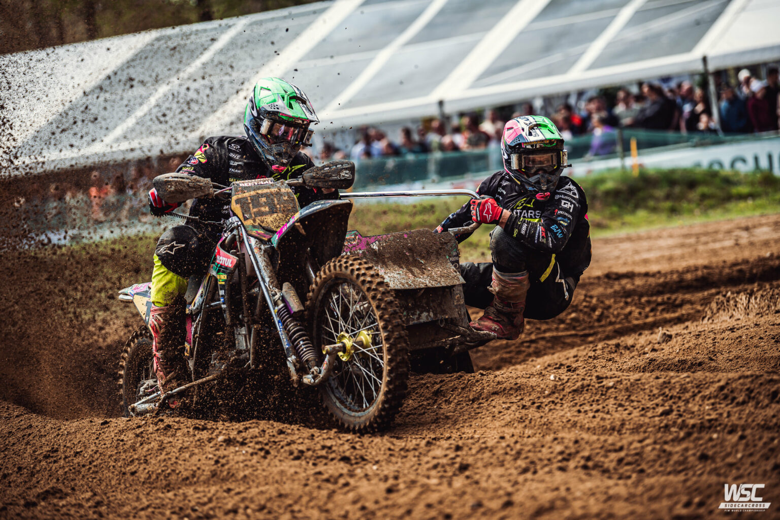 Wilkinson & Millard on the box in Markelo! 2022 FIM World Sidecarcross ...