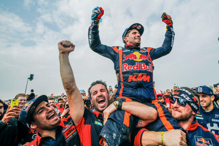 Kevin Benavides and KTM win the 2023 Dakar Rally! - Dirt Hub