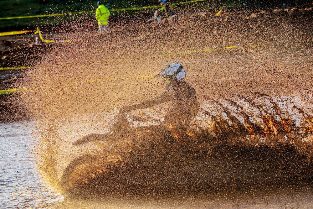 Big time Billy storms Fatcat! ACU British Extreme Super Series Round 1 ...