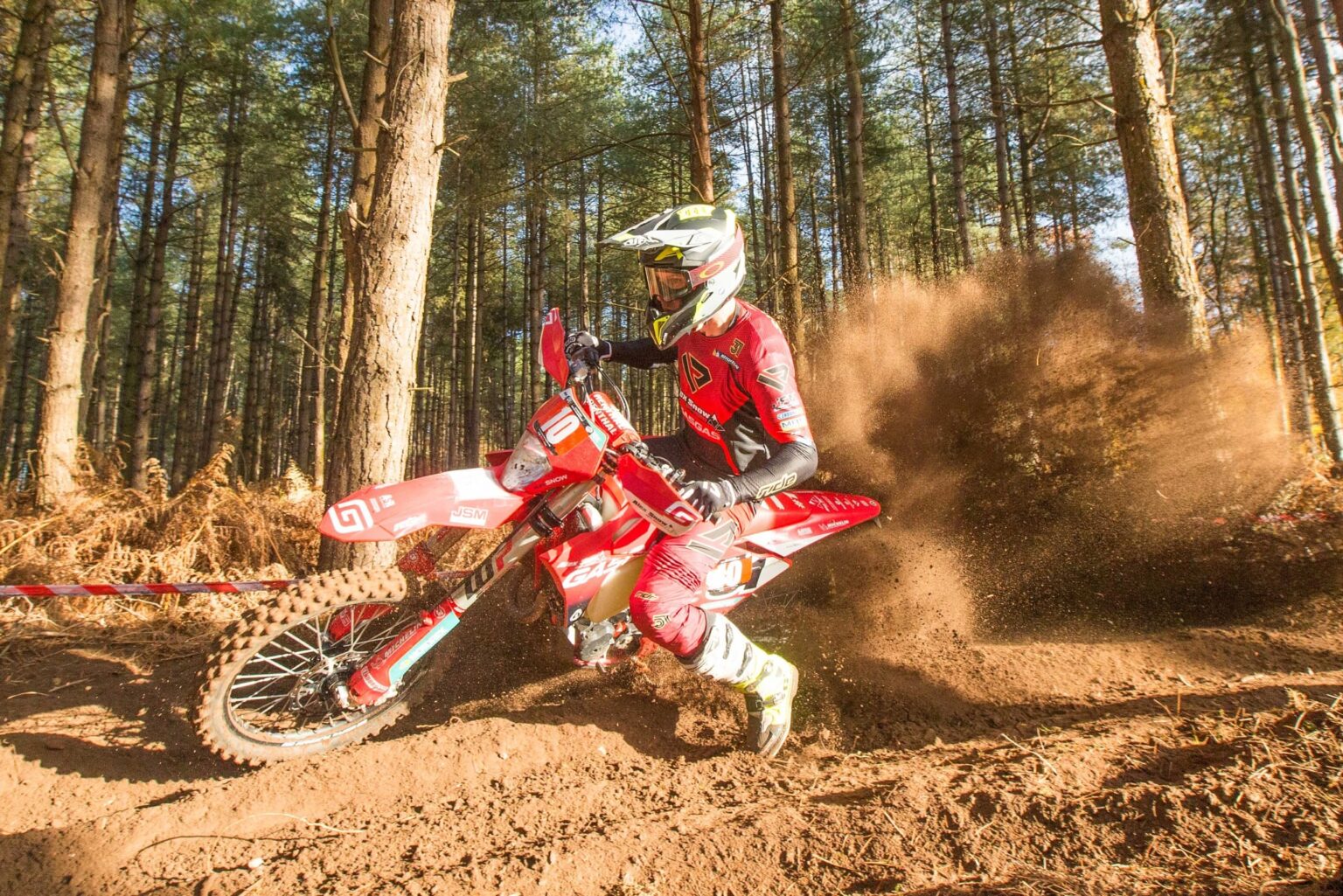 Alex Snow wins 2024 Muntjac Enduro - Race Report & Results - Dirt Hub