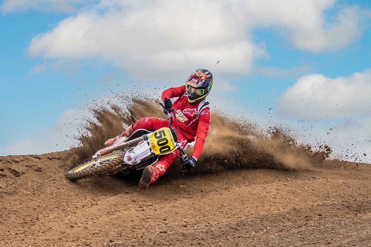 VIDEO: Nev Bradshaw pitches the 2023 Yamaha YZilla YZ500 2 Stroke vs ...