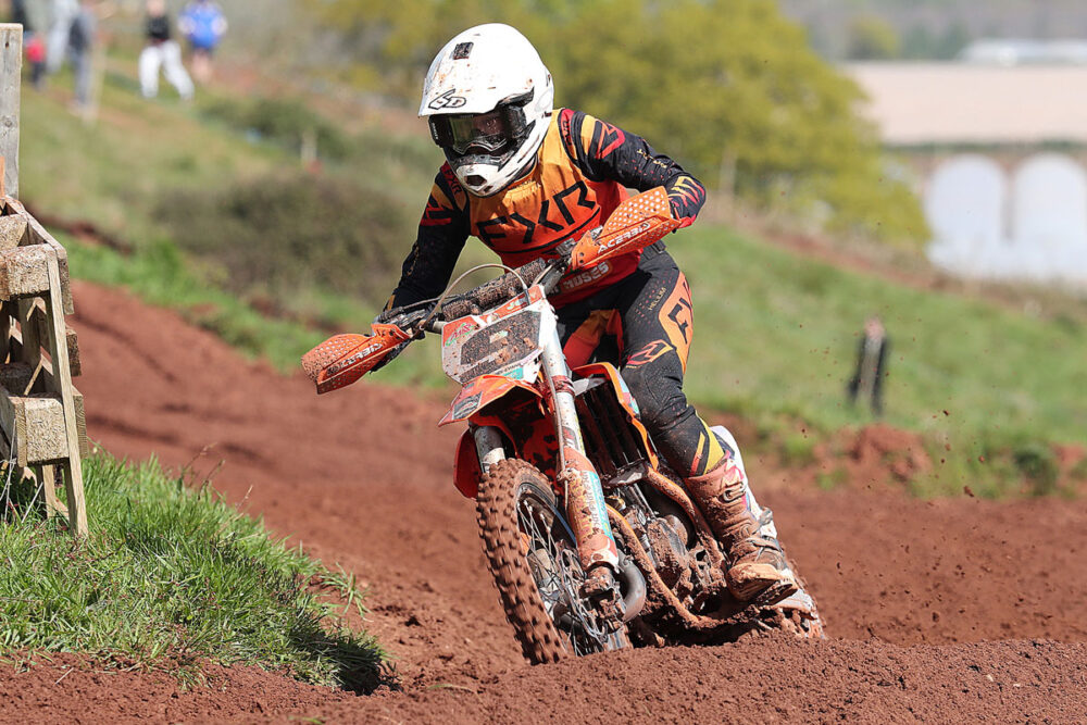 Marshall motors to Hawkstone victory! 2024 AMCA British Motocross ...