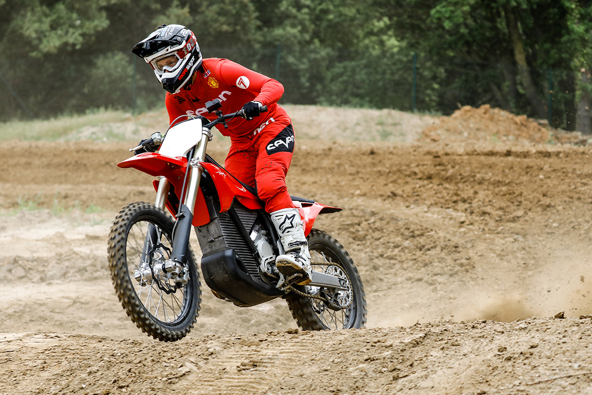 World´s Media review the Stark VARG - Dirt Hub