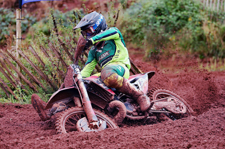 Jones roars to victory at Bromsberrow! 2023 AMCA British Motocross ...