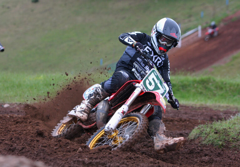Awesome Artus storms Retro Vets Motocross at Whiteway Barton - Race ...