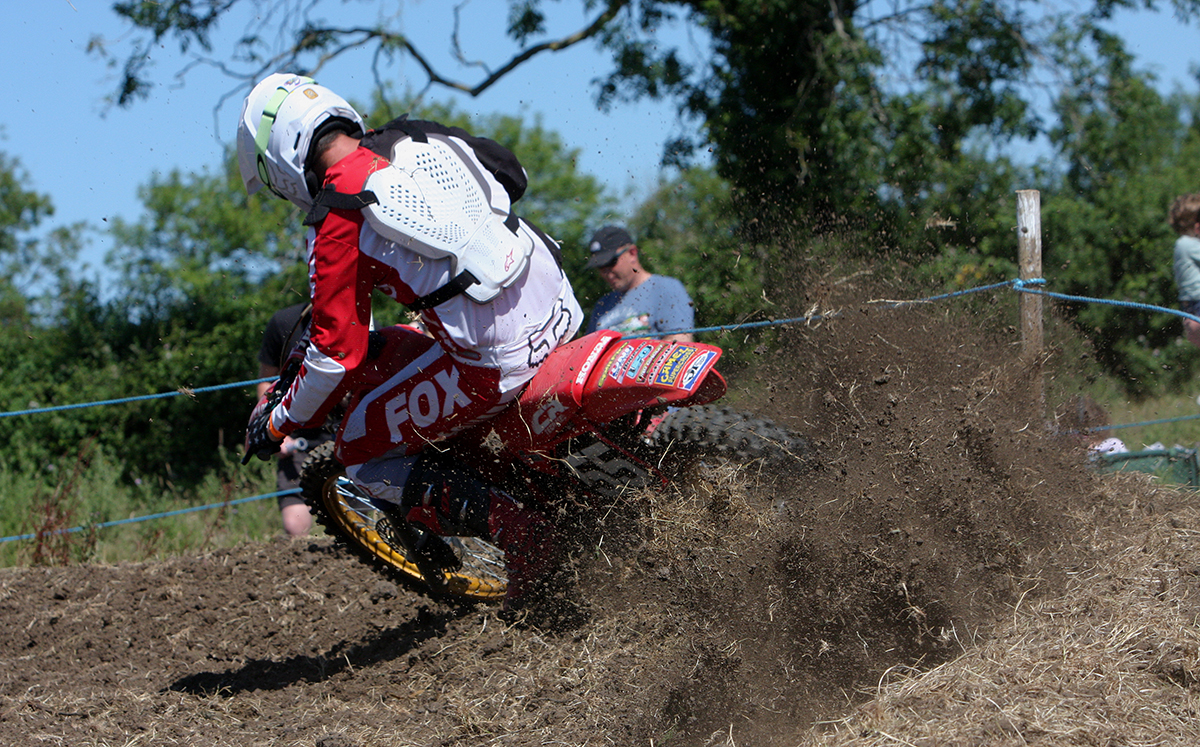Hangtime for Hutchings at Wickwar! 2022 UK EVO MX Championship Round 5 ...