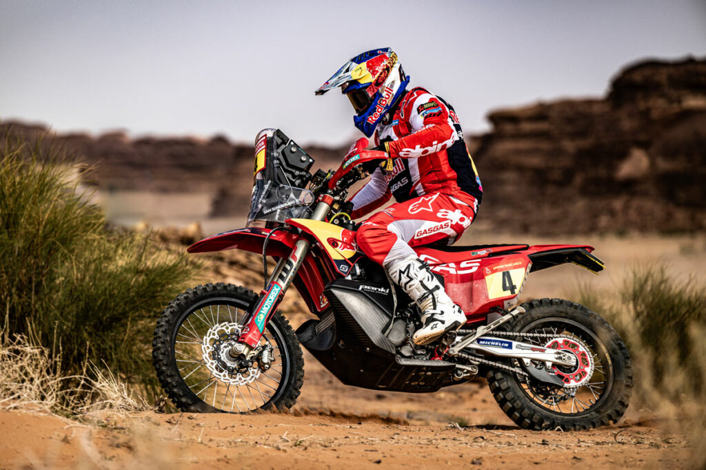 Sam Sunderland safely through 2024 Dakar Rally opening stage! - Dirt Hub