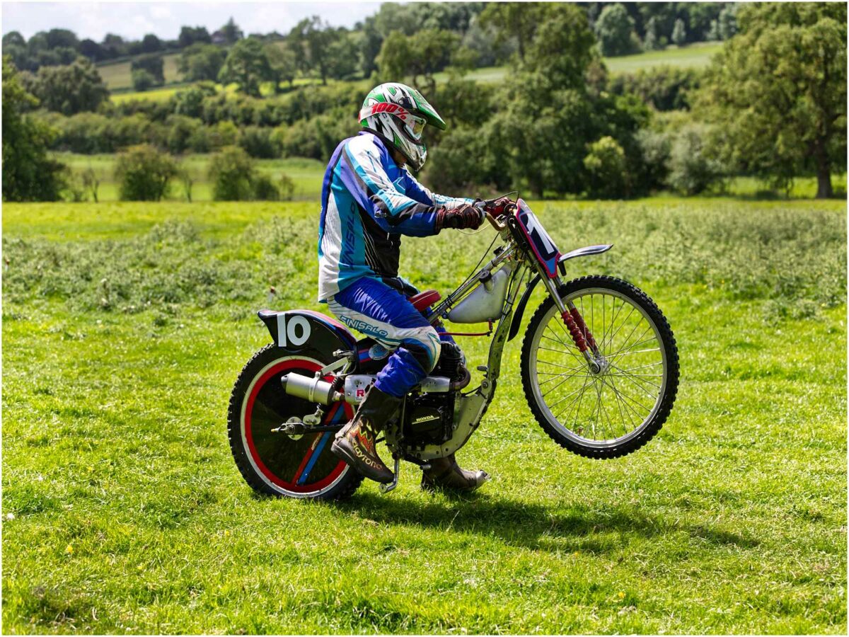Wayne's World! 2022 Formula Grasstrack Championship Round 6 - Race ...